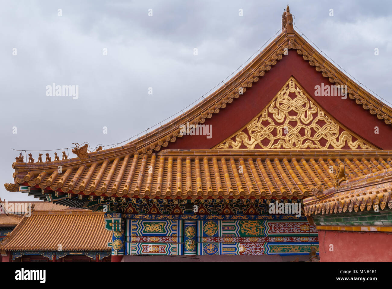 Triangle facade hi-res stock photography and images - Alamy