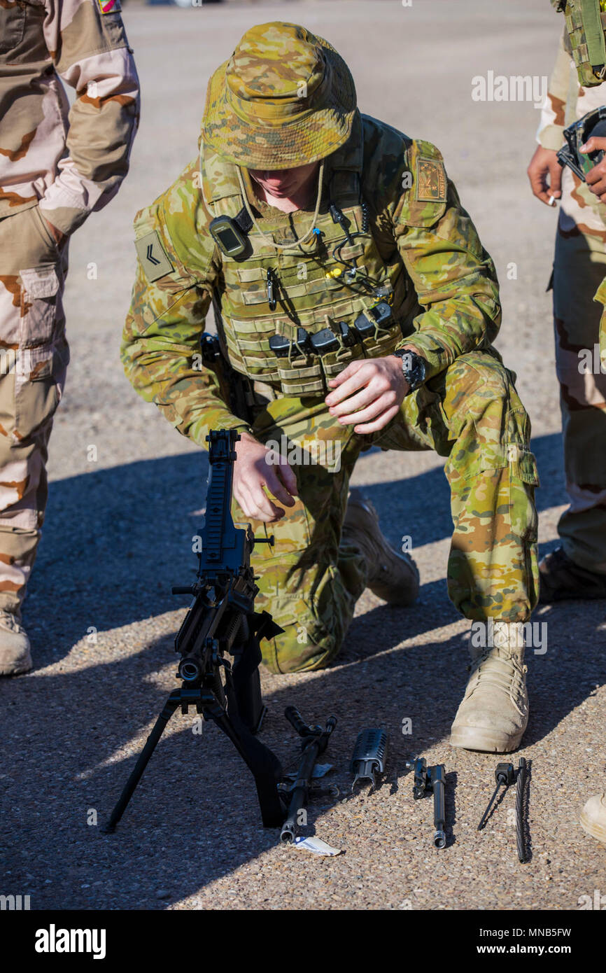 Machine gun disassembly hi-res stock photography and images - Alamy