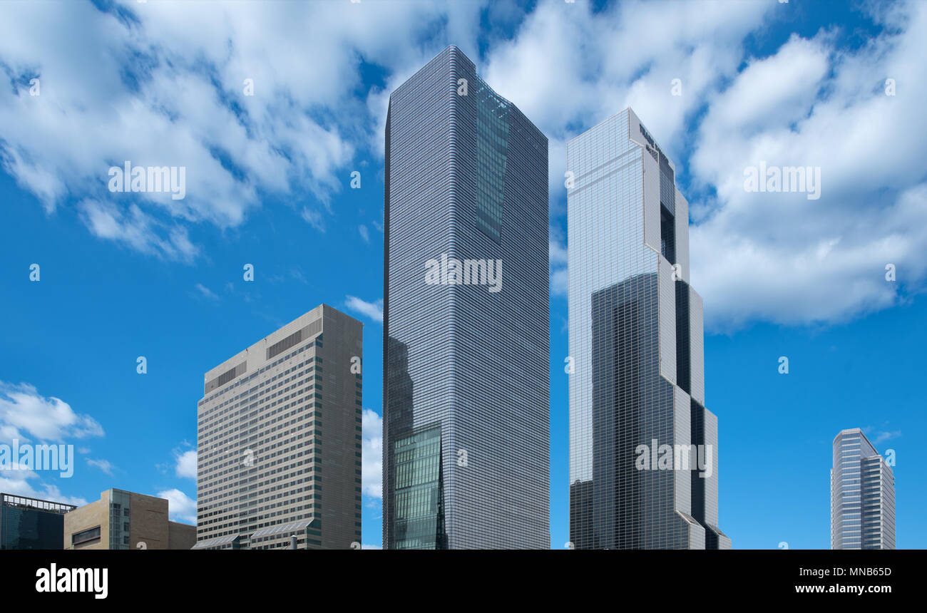 Skyscraper downtown urban building hi-res stock photography and images ...