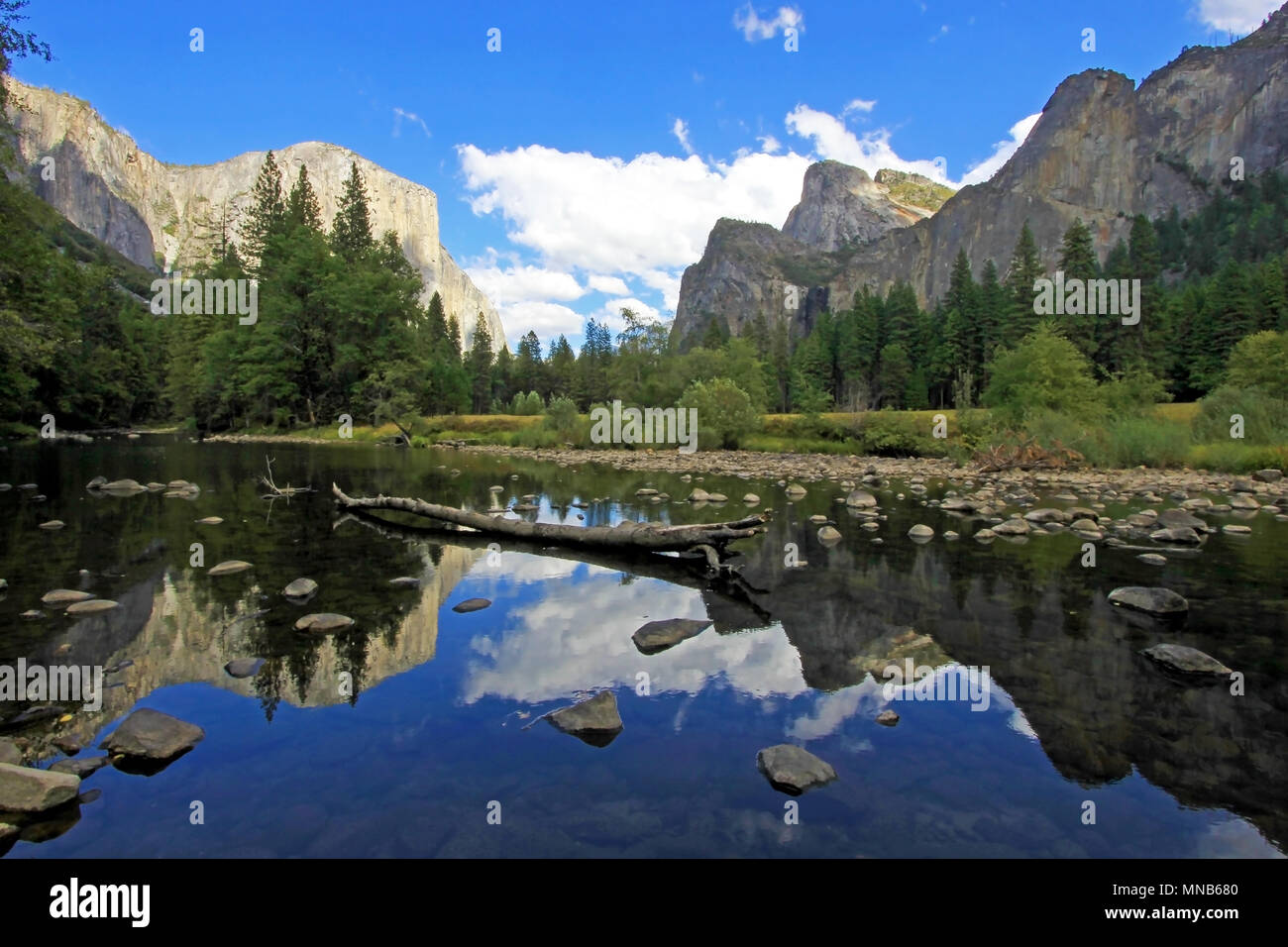 The famous mountain El Capitan, the nose in the Yosemite National Park ...