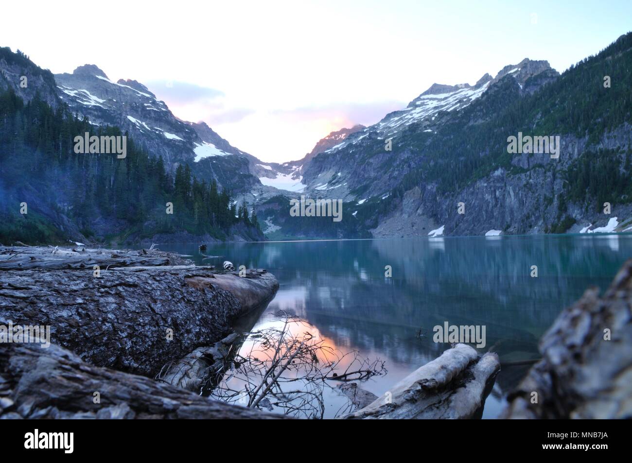 cascade mountain range alpine lake Stock Photo - Alamy