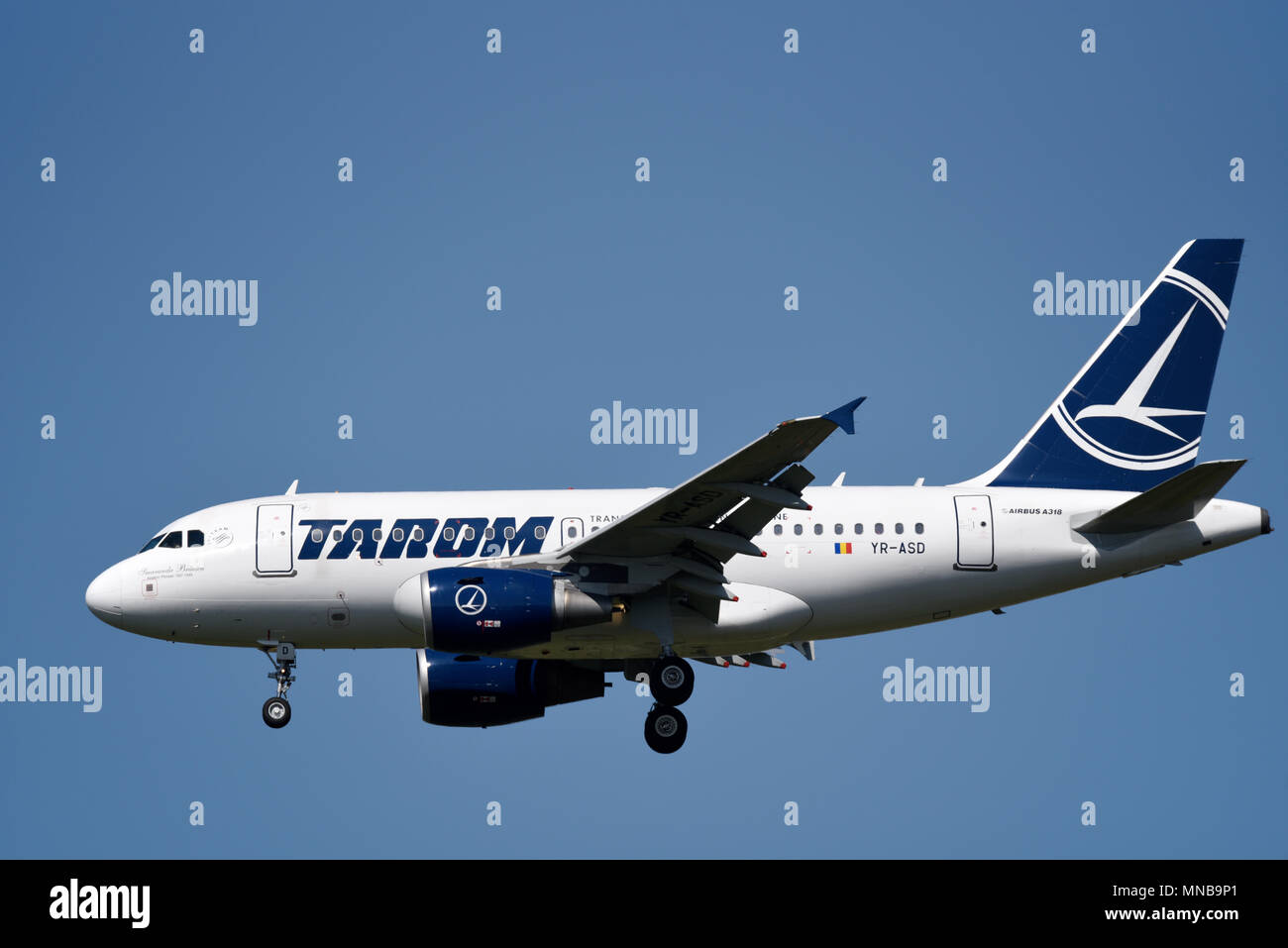 Compania nationala de transporturi aeriene romane tarom hi-res stock ...