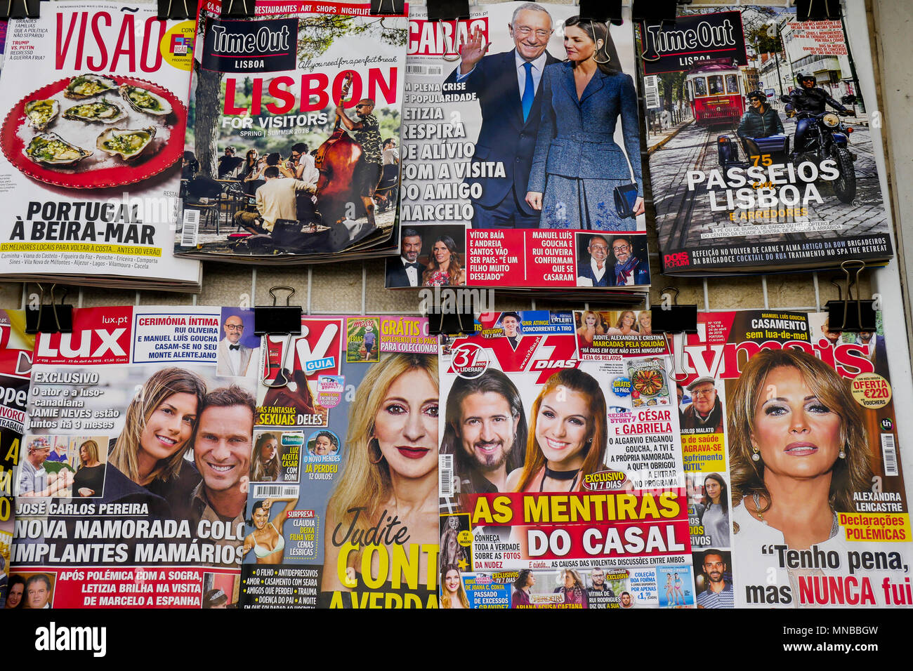 Portuguese newspapers hi-res stock photography and images - Alamy