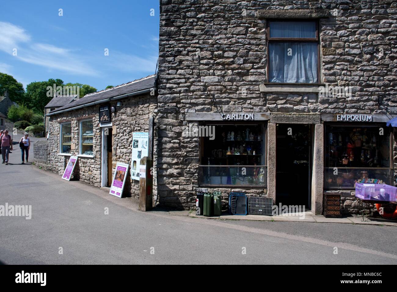 Castleton tourism hi-res stock photography and images - Alamy