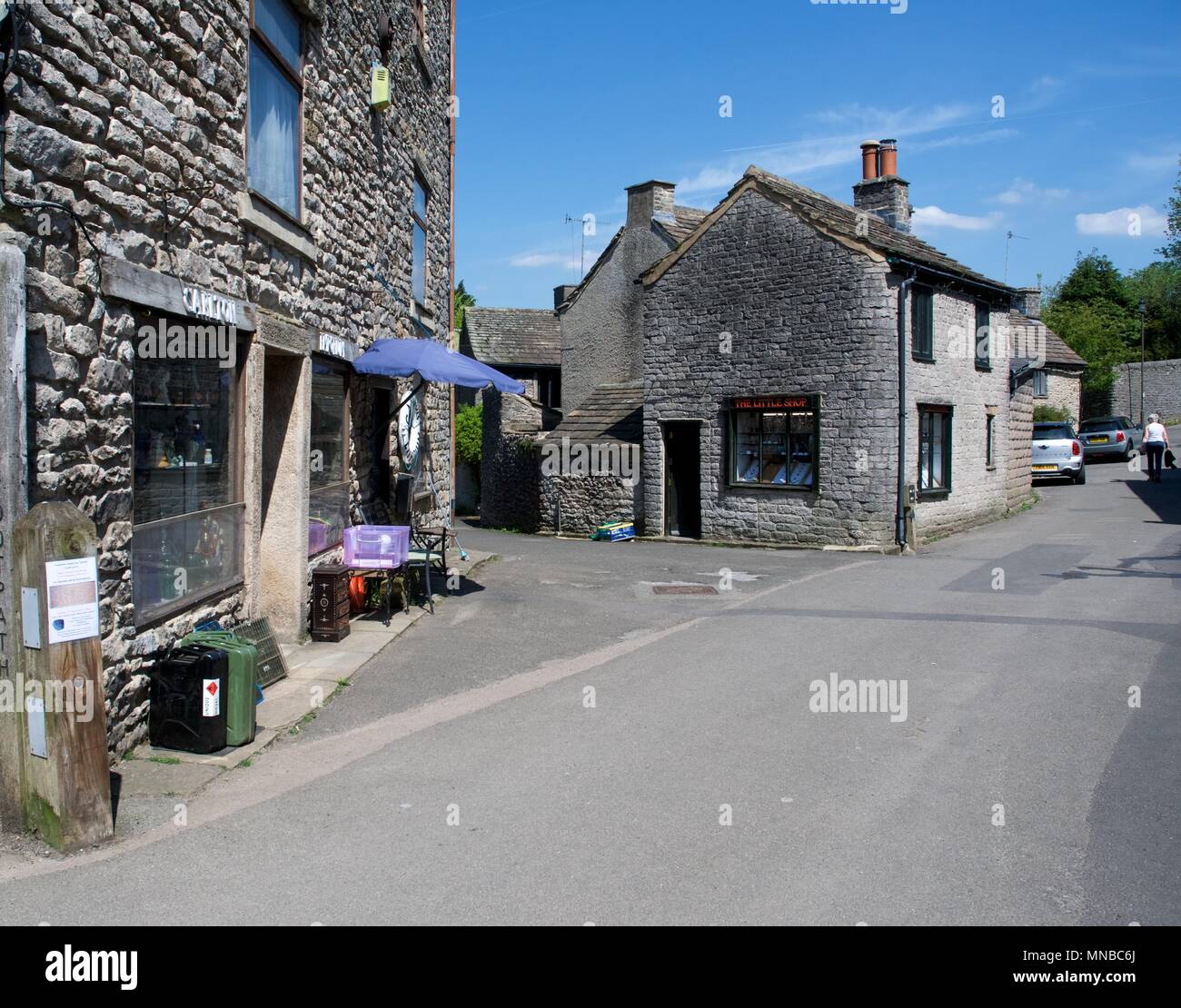 Castleton tourism hi-res stock photography and images - Alamy