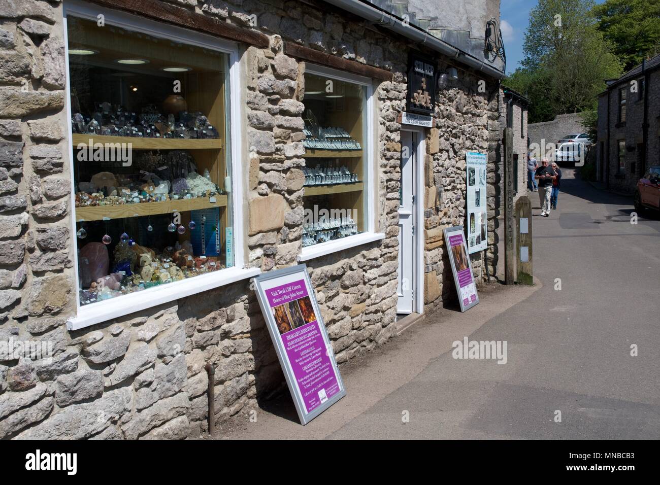 Shop in castleton hi-res stock photography and images - Alamy