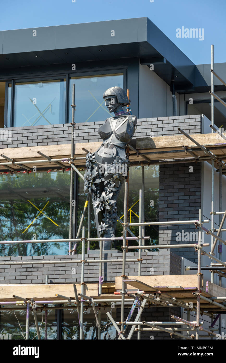 Grey statue hi-res stock photography and images - Alamy