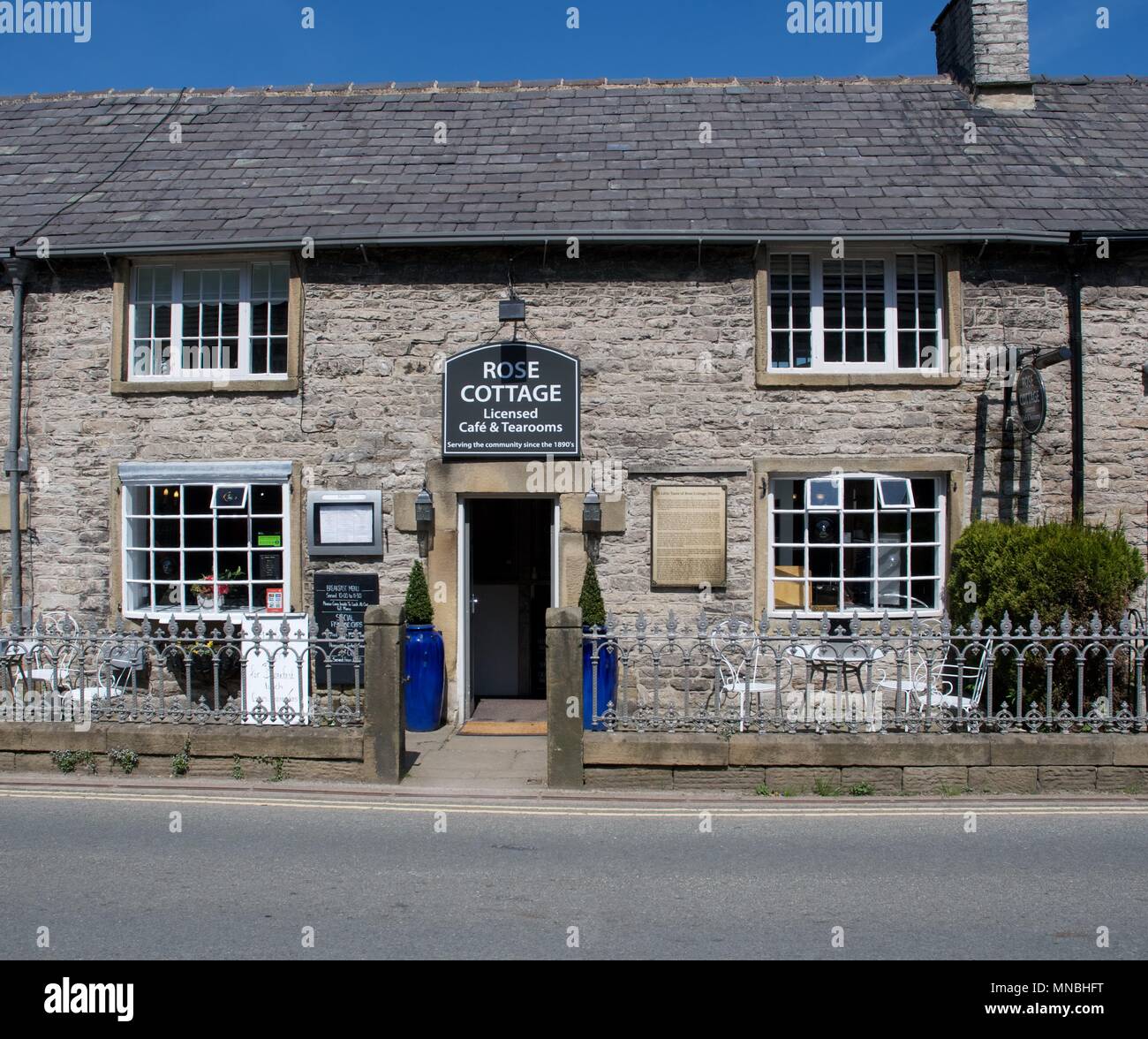 Rose tea room hi-res stock photography and images - Alamy