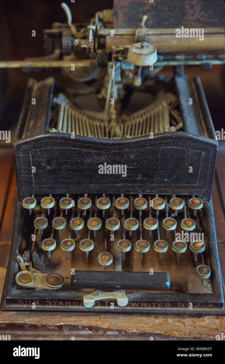 Closeup picture of a vintage, metal typewriter Stock Photo - Alamy
