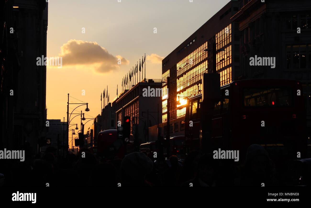 Heartwarming sunset in the streets of London Stock Photo - Alamy