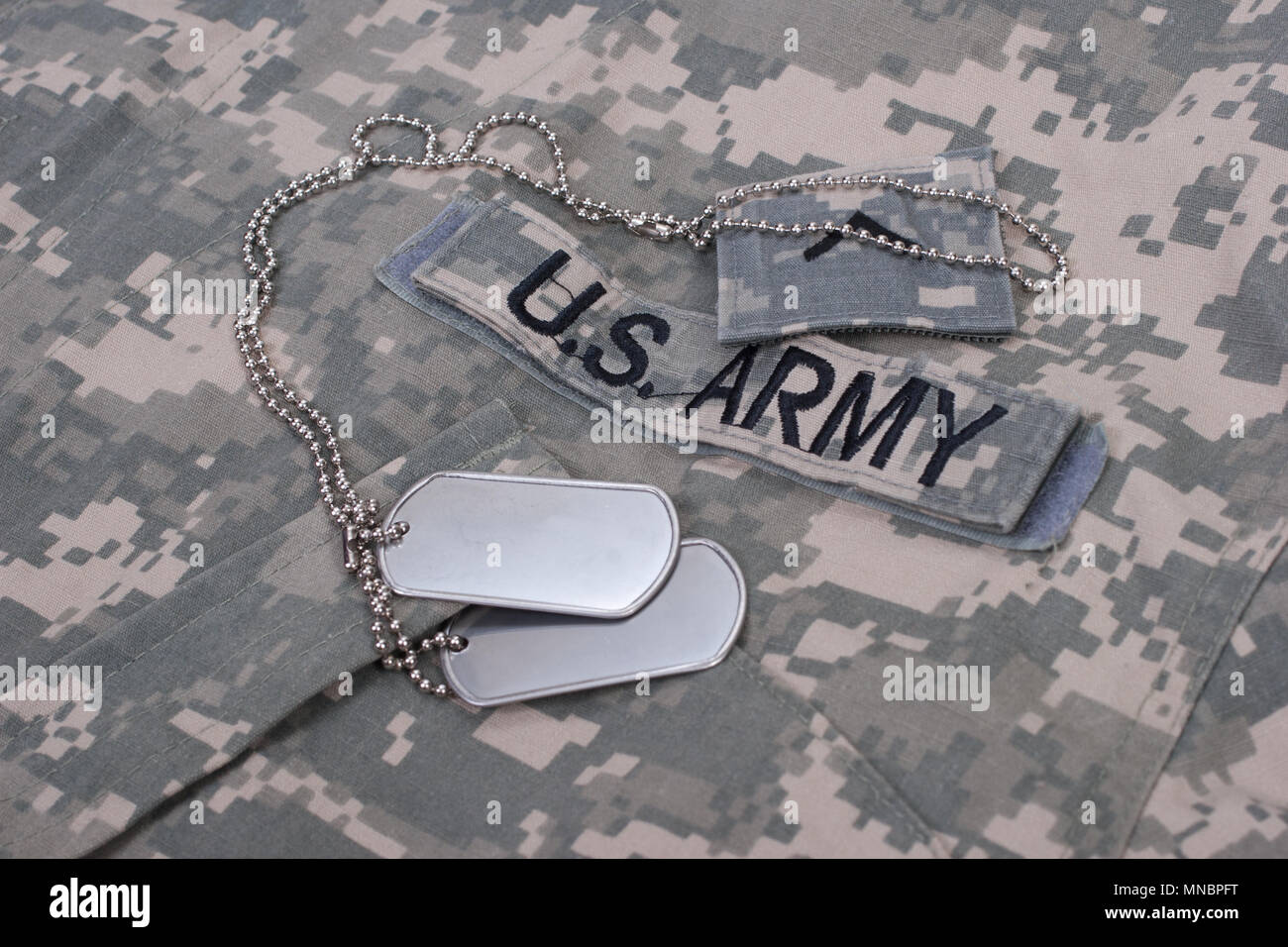 us army uniform with blank dog tags Stock Photo - Alamy