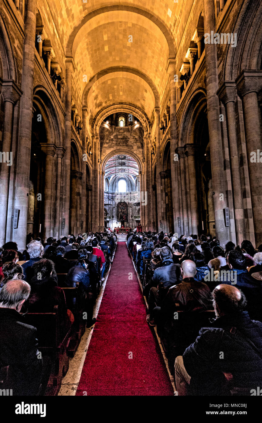 Good friday catholic service hi-res stock photography and images - Alamy