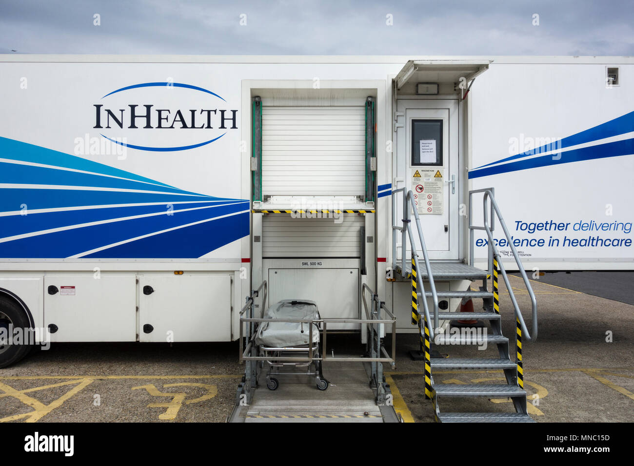 Mobile mri unit hi-res stock photography and images - Alamy
