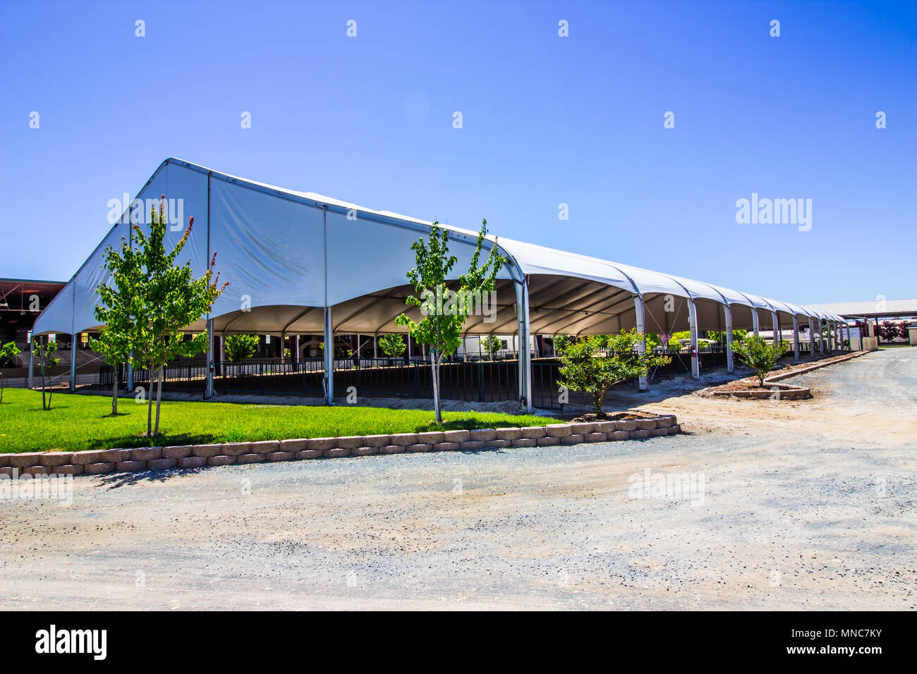 Open sided structure hi-res stock photography and images - Alamy