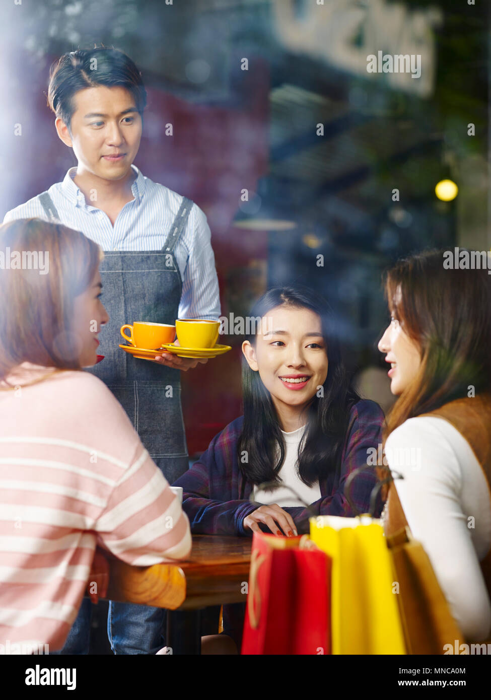 Customer waiting time hi-res stock photography and images - Alamy