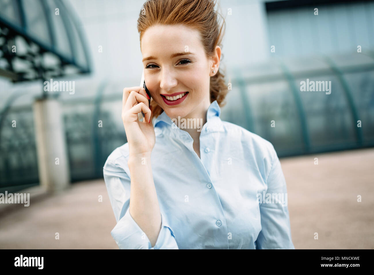 Business businesswoman girl outdoor suit woman hi-res stock photography and images - Alamy