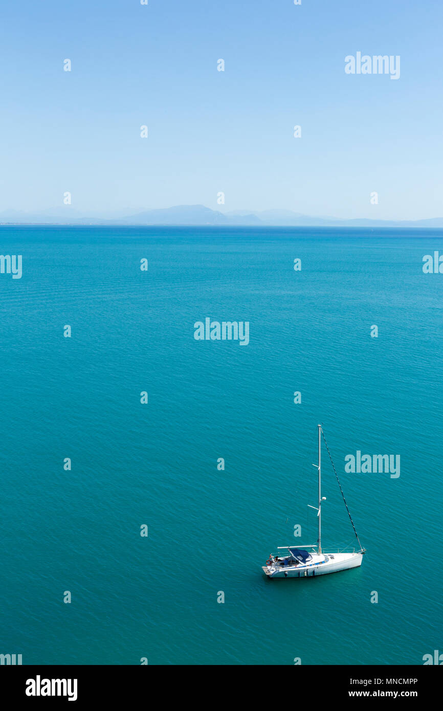 Boat sailing along Amalfi Coast, Italy Stock Photo - Alamy