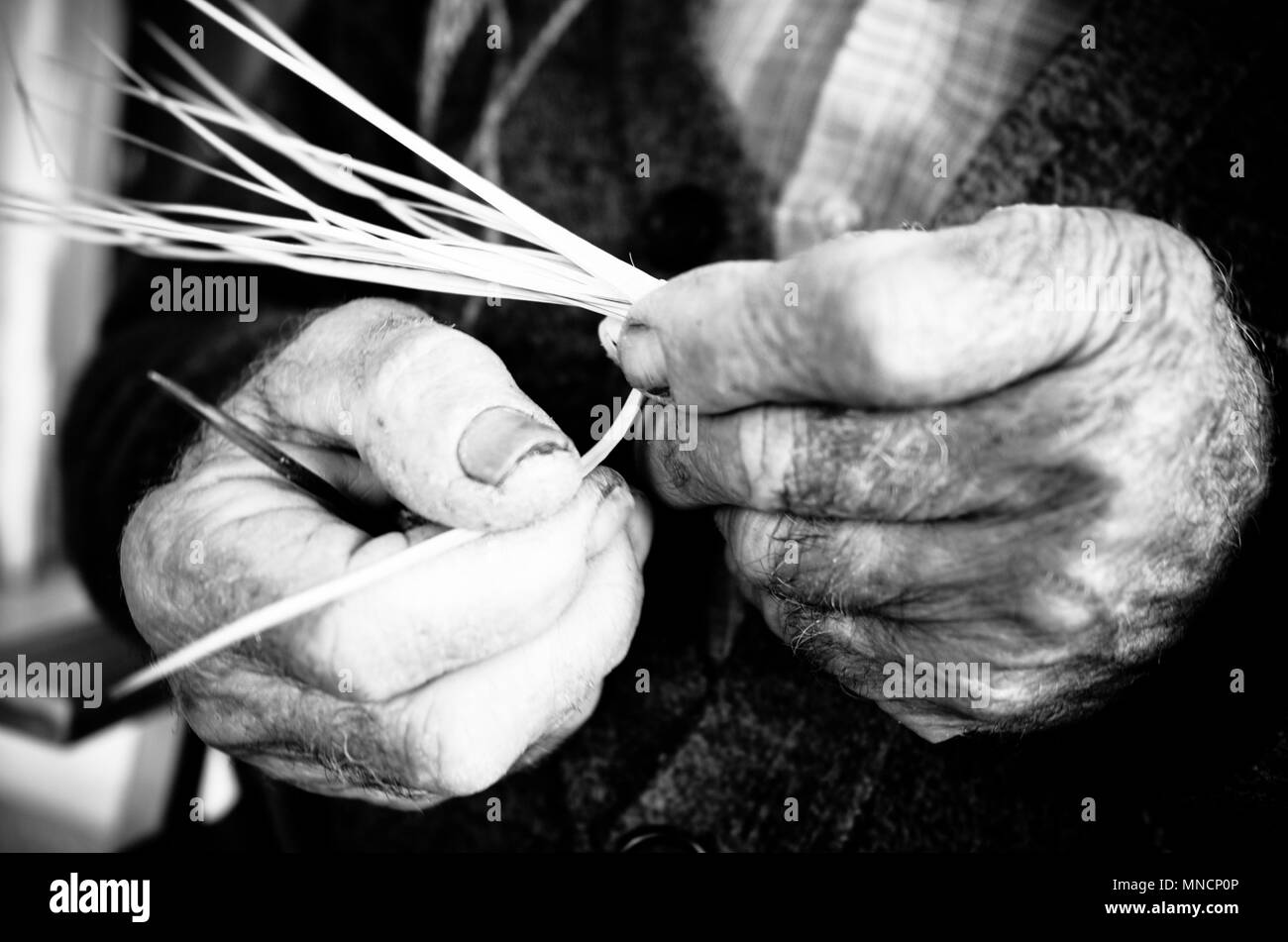Weaving hands Black and White Stock Photos & Images - Alamy