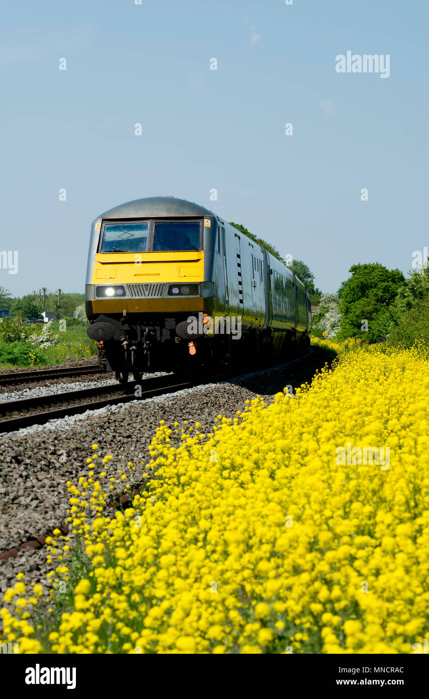 Chiltern Railways Mainline service near King`s Sutton, Northamptonshire ...