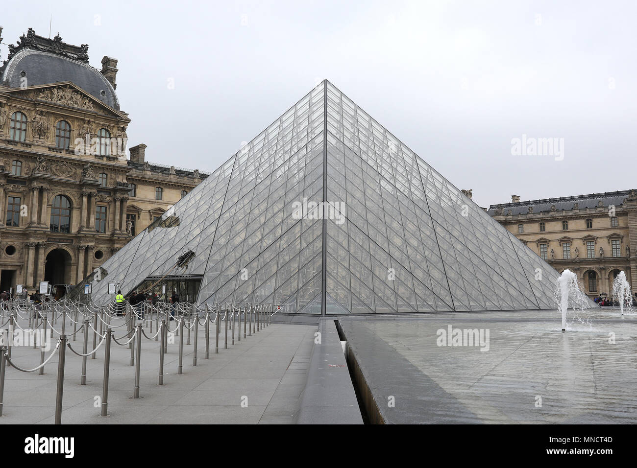 Louvre Palace, Courtyard and the Louvre Pyramid , Paris sights, Paris ...