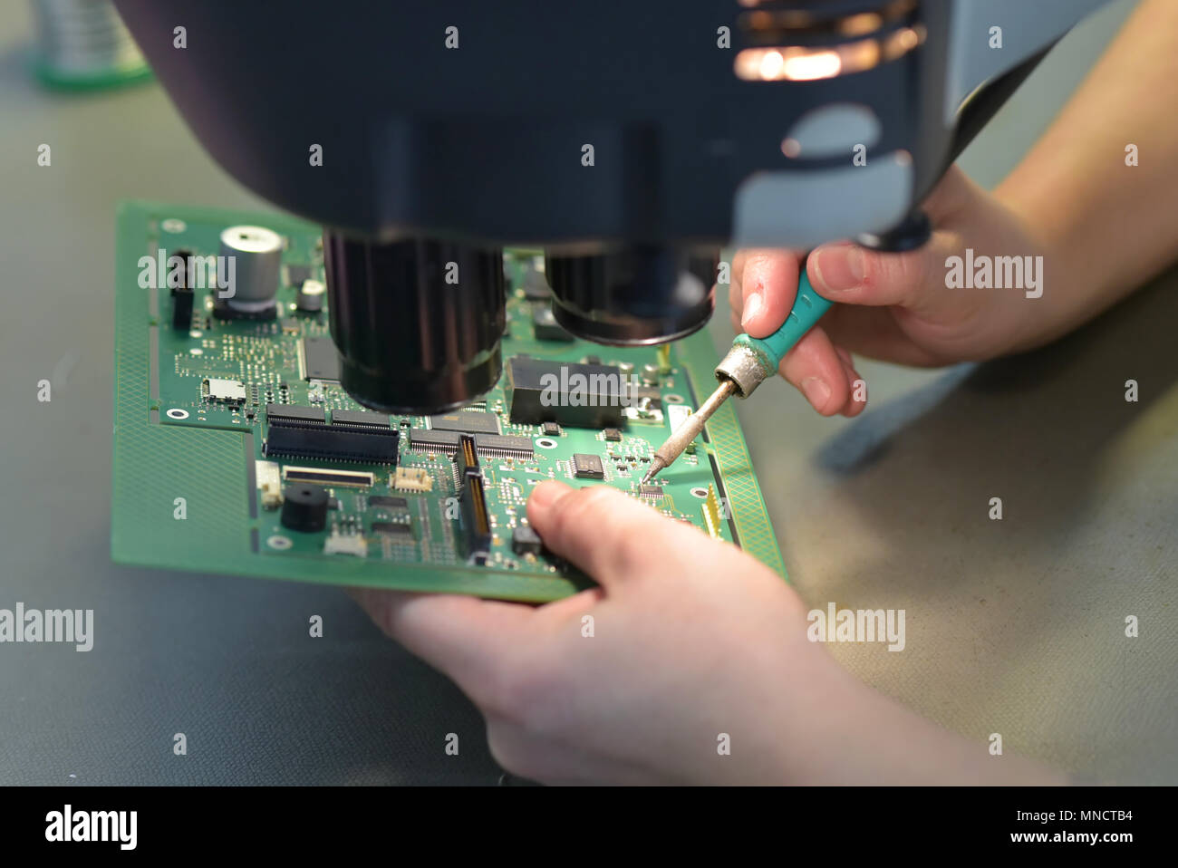 Computer assembly plant hi-res stock photography and images - Alamy