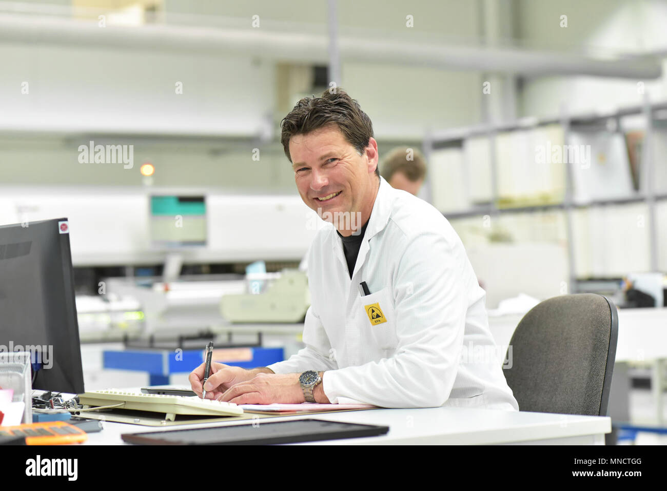 Electronics assembly hi-res stock photography and images - Alamy