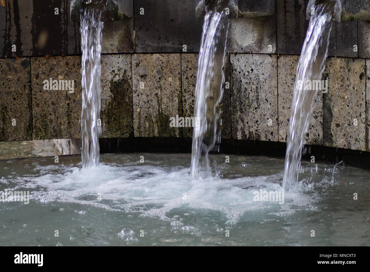 Water falling from fountain hi-res stock photography and images - Alamy