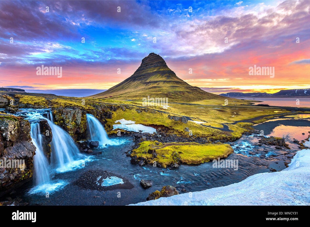 Sunrise in iceland hi-res stock photography and images - Alamy