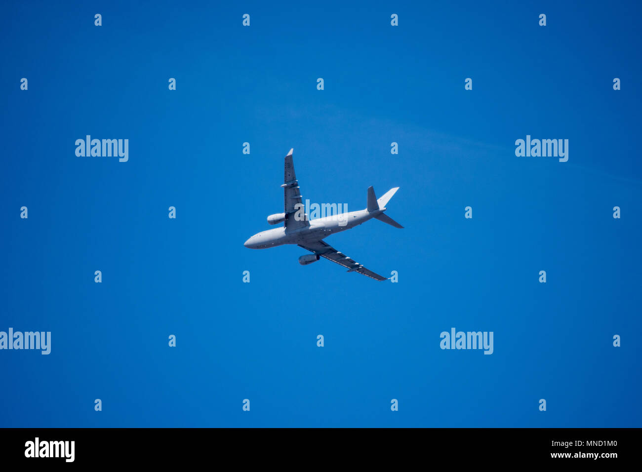 Unmarked plane hi-res stock photography and images - Alamy