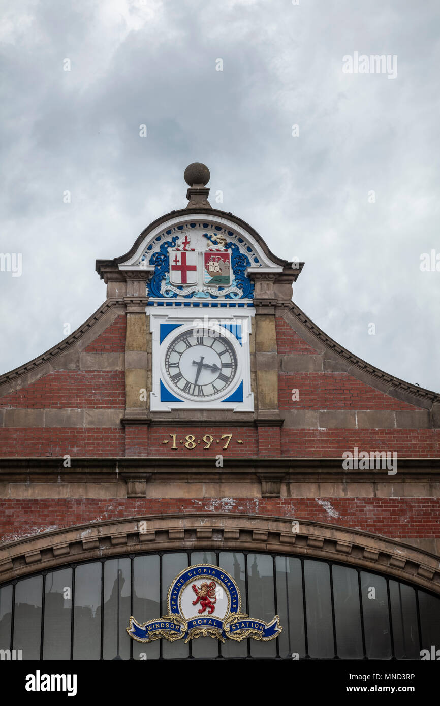 Sign outside Windsor and Eton Railway Station Stock Photo - Alamy