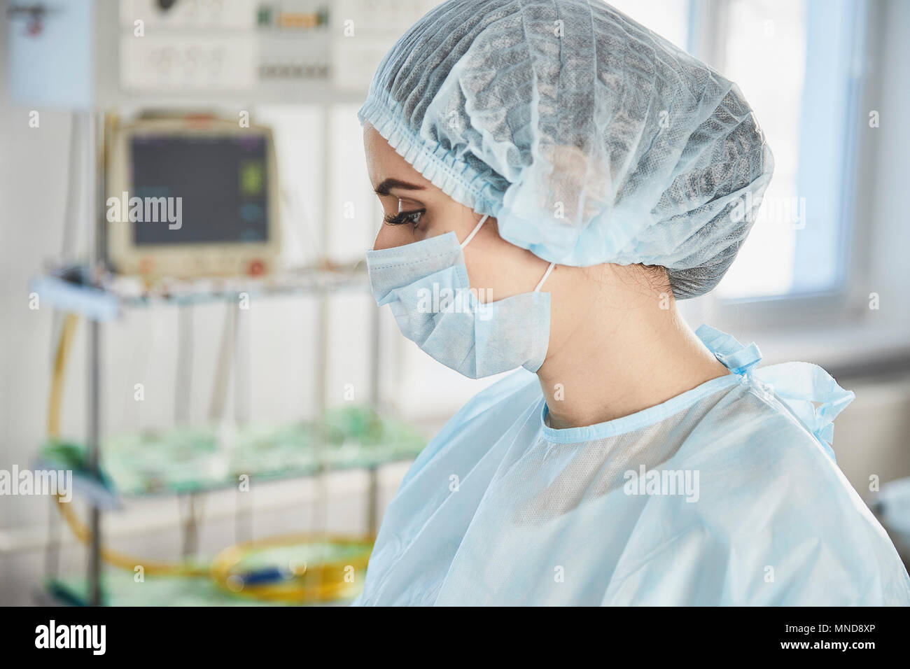 Side view ophthalmologist young hi-res stock photography and images - Alamy