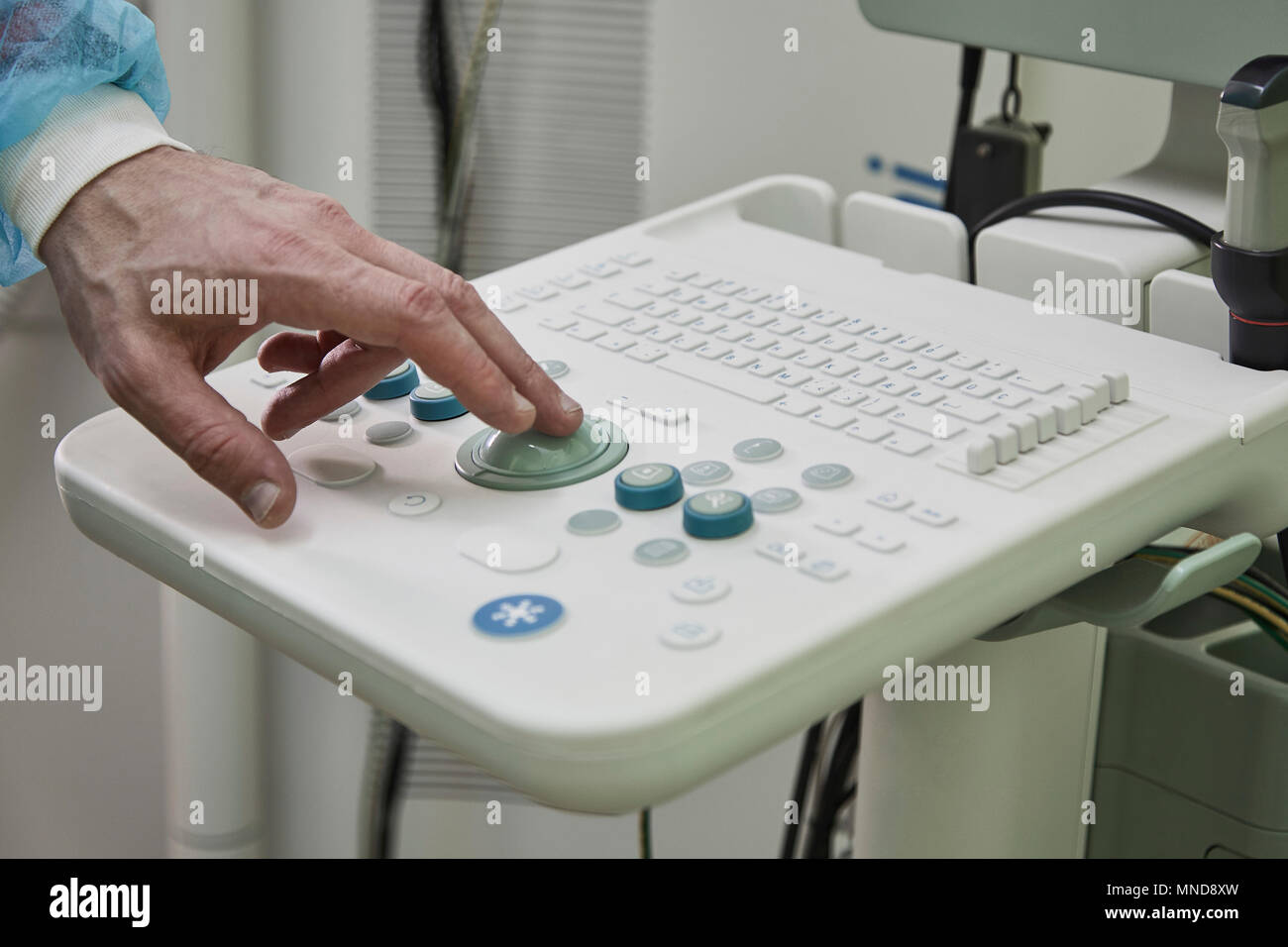 Button ultrasound hi-res stock photography and images - Alamy