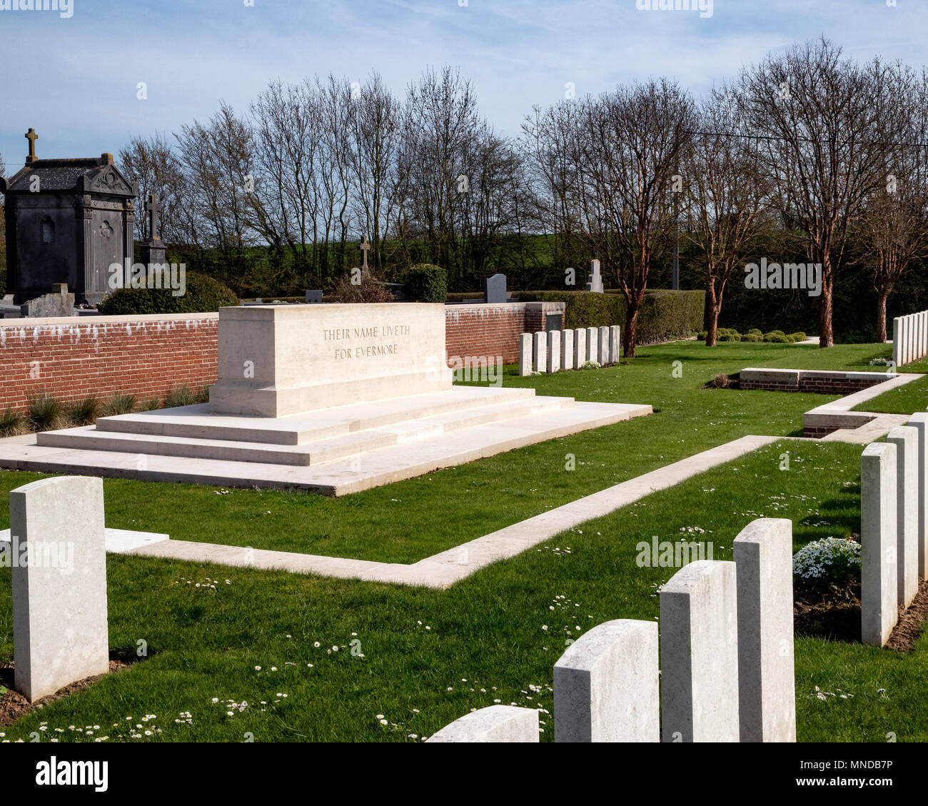Romeries Communal Cemetery Extension CWGC cemetery of the Great War ...