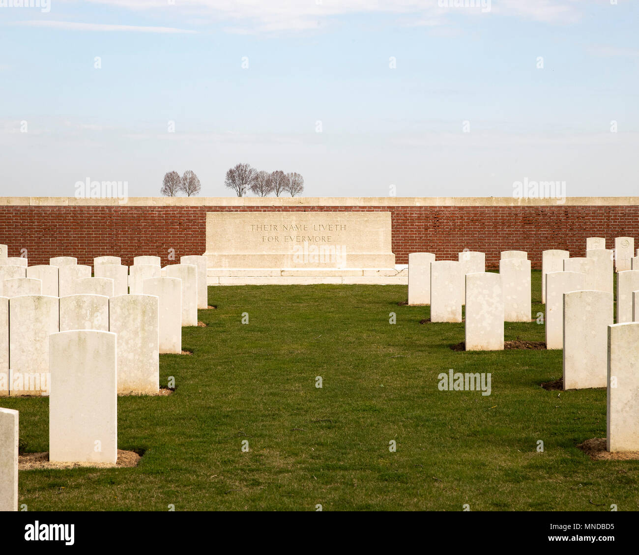 BEACON CWGC CEMETERY OF THE GREAT WAR, SAILLY-LAURETTE Stock Photo - Alamy