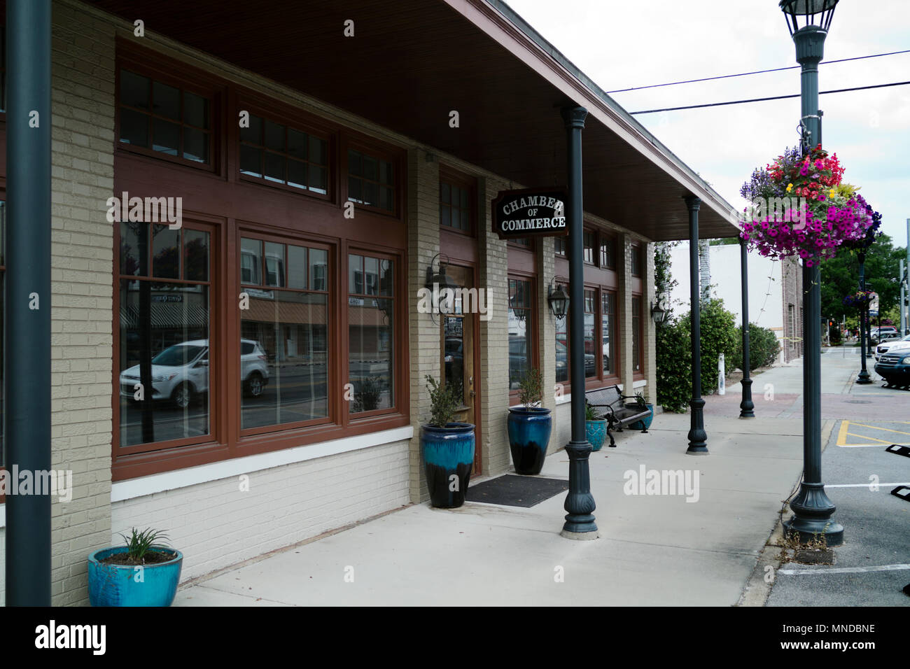 Vintage downtown storefront hi-res stock photography and images - Alamy
