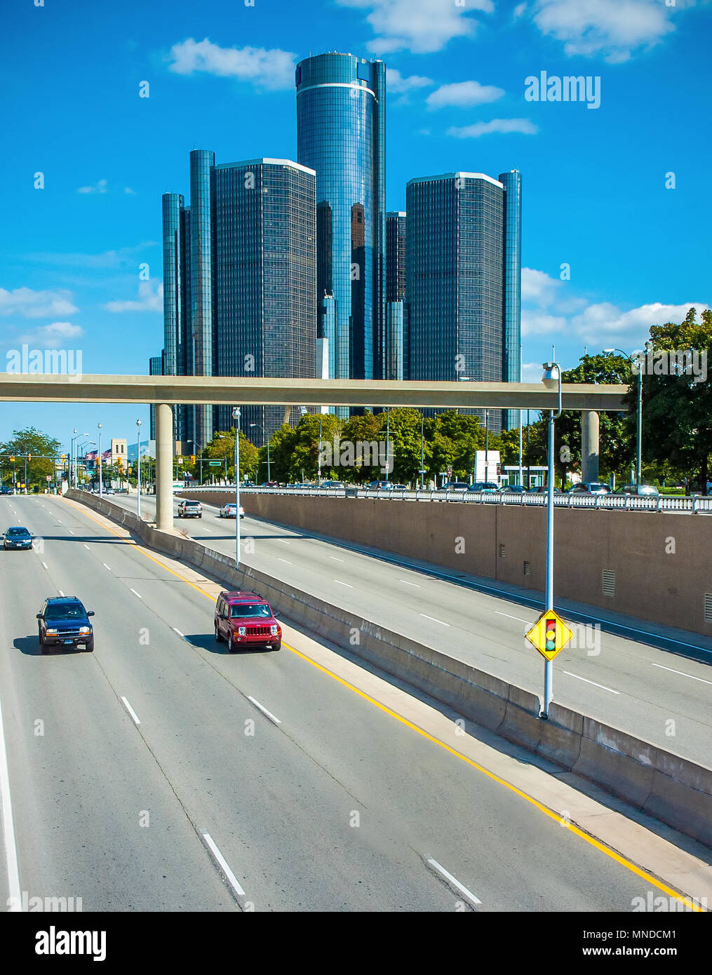 Freeway traffic into downtown detroit business district Stock Photo - Alamy