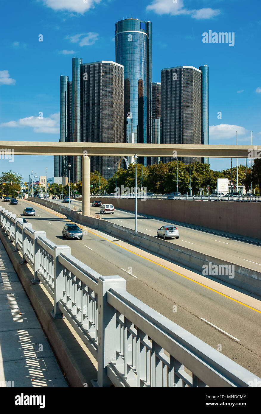 Freeway traffic into downtown detroit business district Stock Photo - Alamy