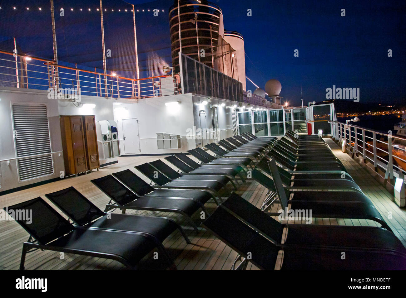Empty deck chairs hi-res stock photography and images - Alamy