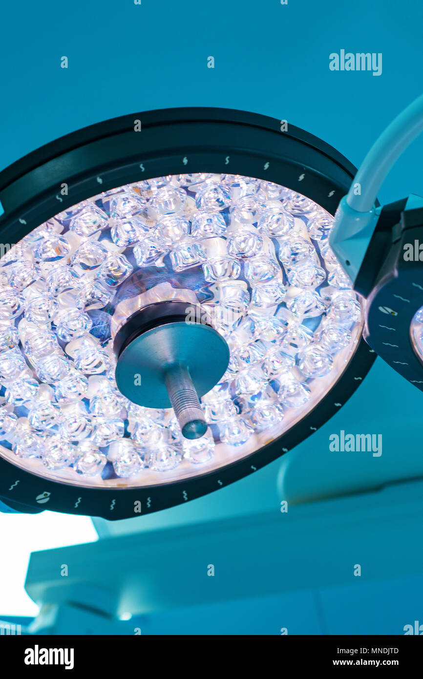 Surgical hospital bright lights hi-res stock photography and images - Alamy
