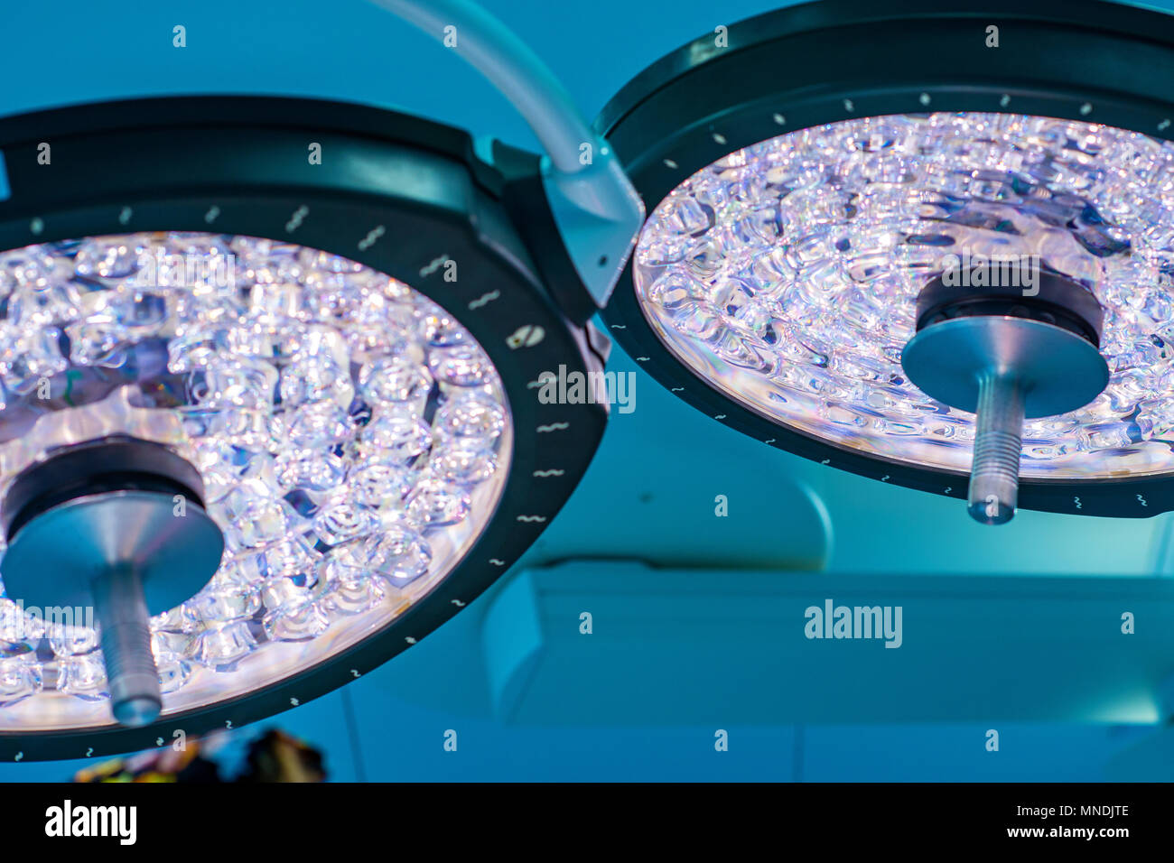Hospital theatre lights hi-res stock photography and images - Alamy