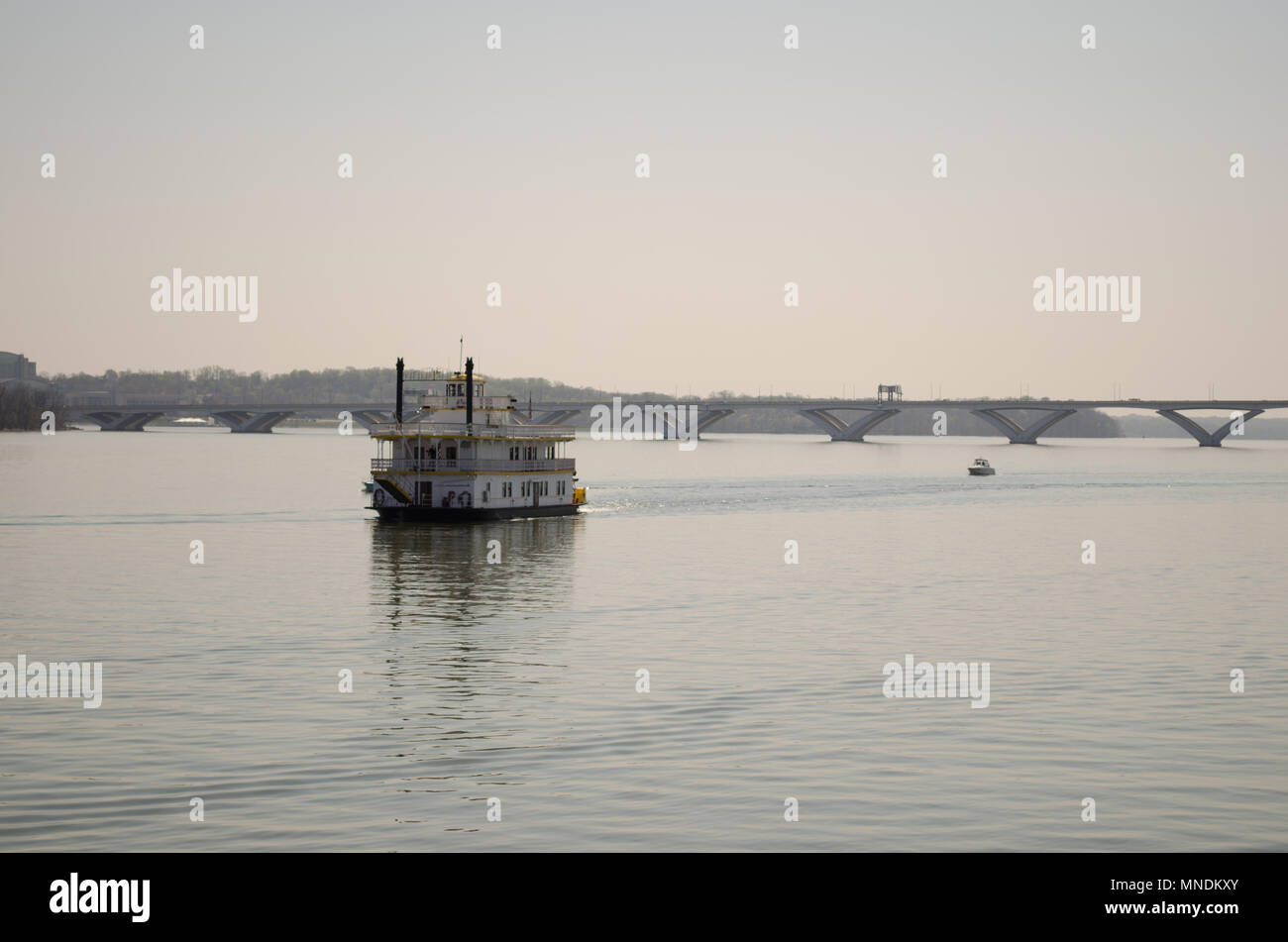 Boat in Potomac river Washington DC Stock Photo - Alamy