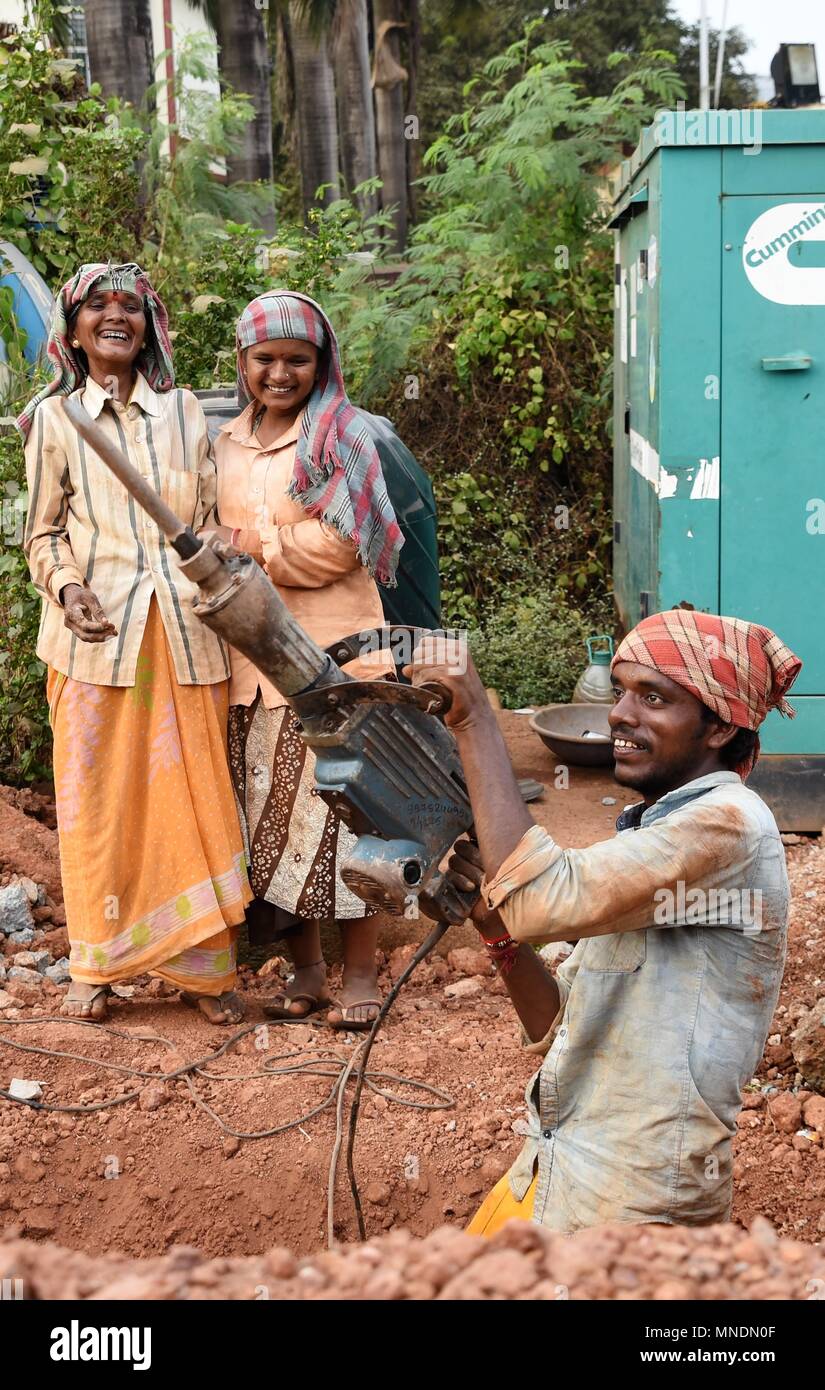 Mothe and child street hi-res stock photography and images - Alamy