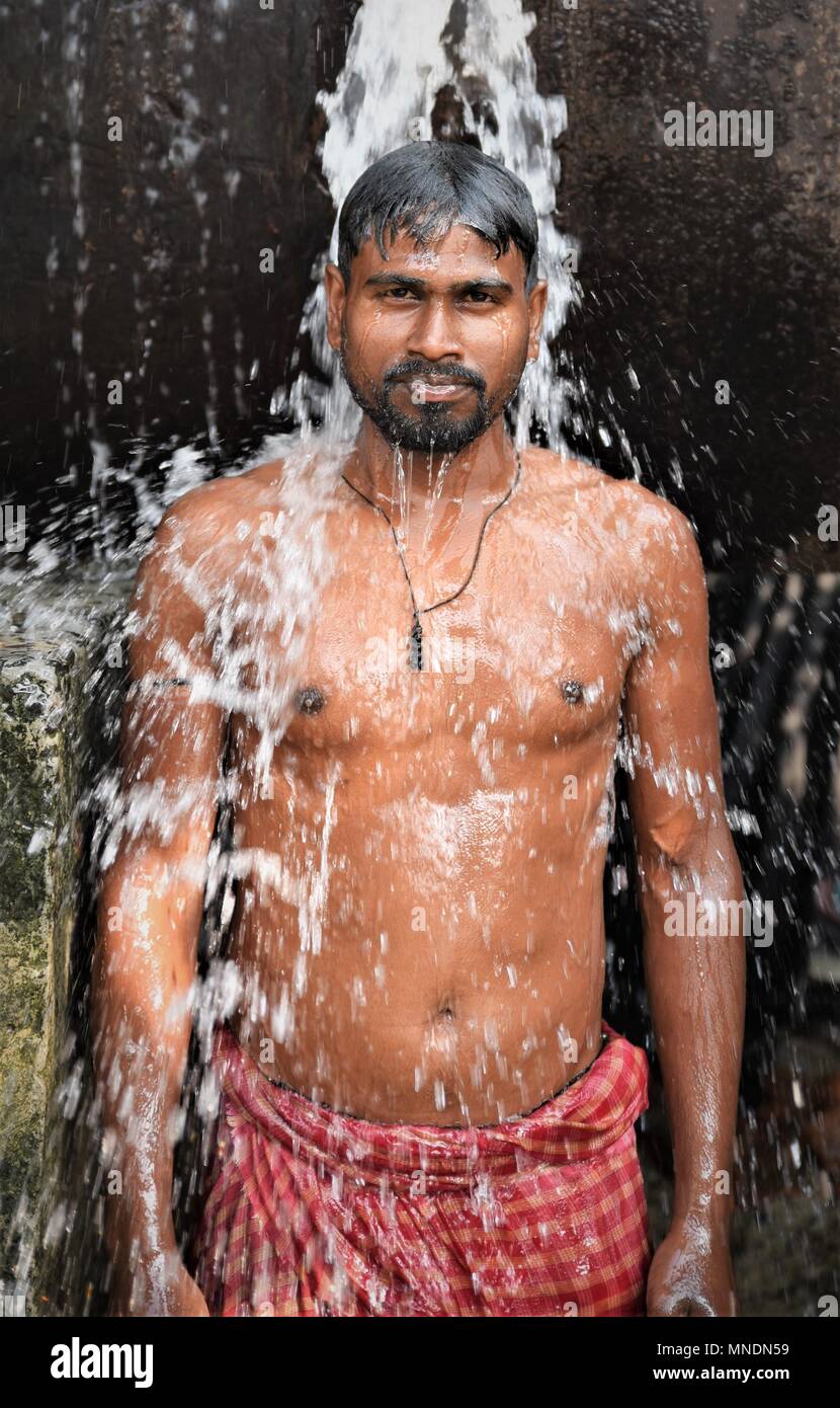 Mothe and child street hi-res stock photography and images - Alamy