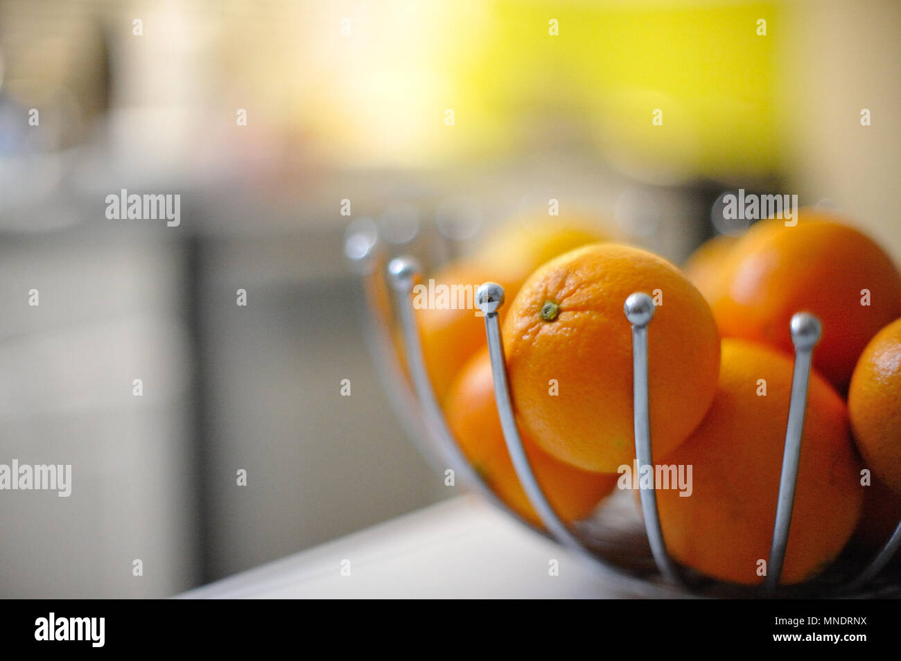 Jaffa Oranges in a modern fruit bowl Stock Photo - Alamy