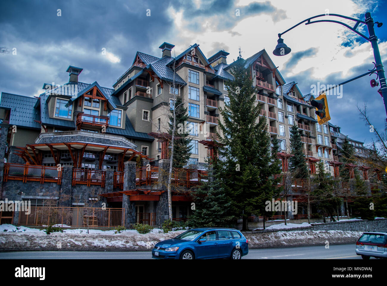 Canadian Alpine style Hotel Stock Photo - Alamy