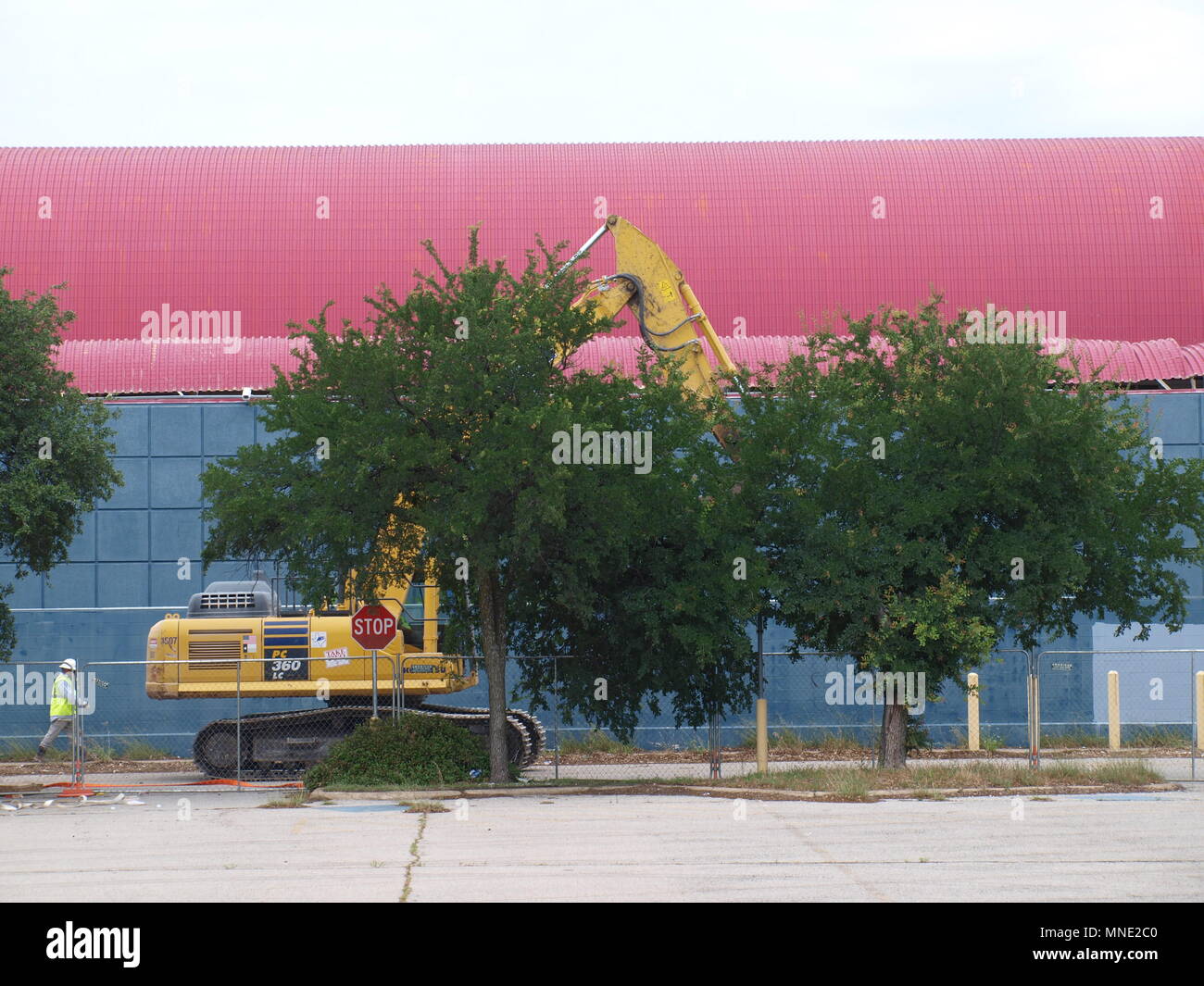 Dallas,USA,16 May 2018. Walmart sells its original Hypermart USA to the ...