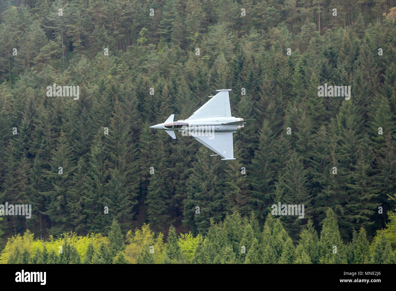 Ladybower Reservoir, Derbyshire, UK. 16thMay 2018 , Ladybower Reservoir ...