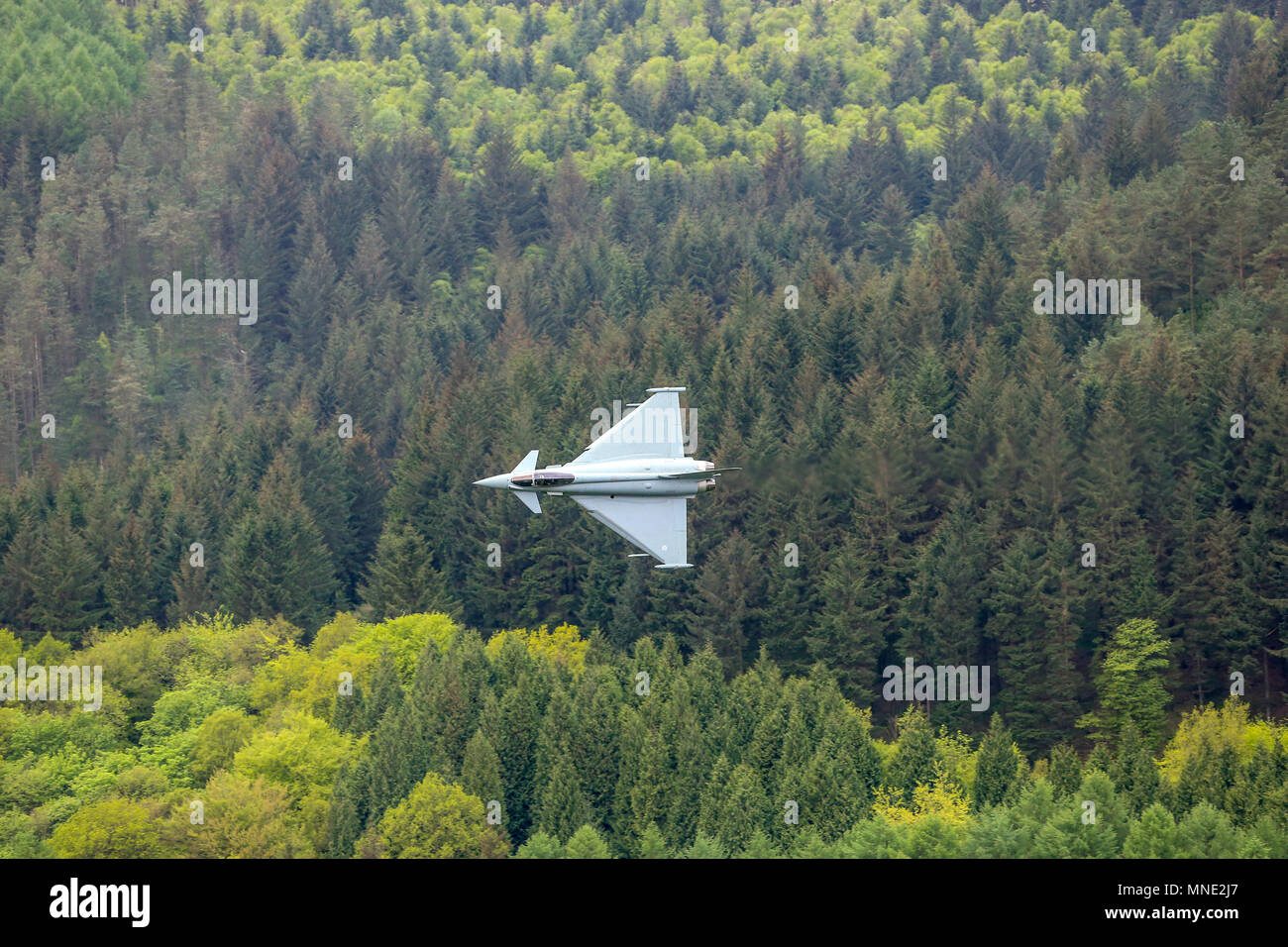 Ladybower Reservoir, Derbyshire, UK. 16thMay 2018 , Ladybower Reservoir ...