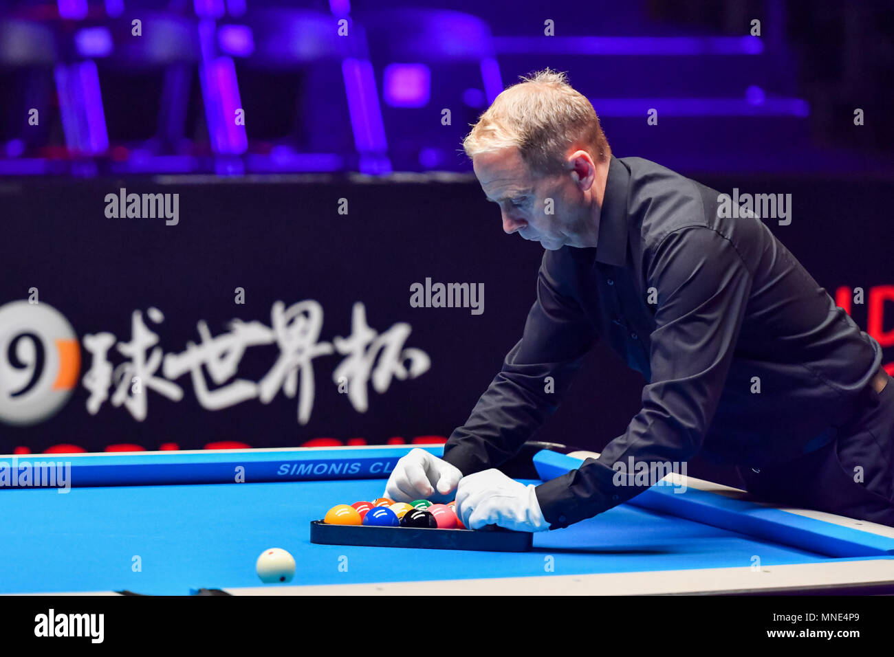 Shanghai, China. 16th May, 2018. Referee: Nigel Rees sets up the table ...