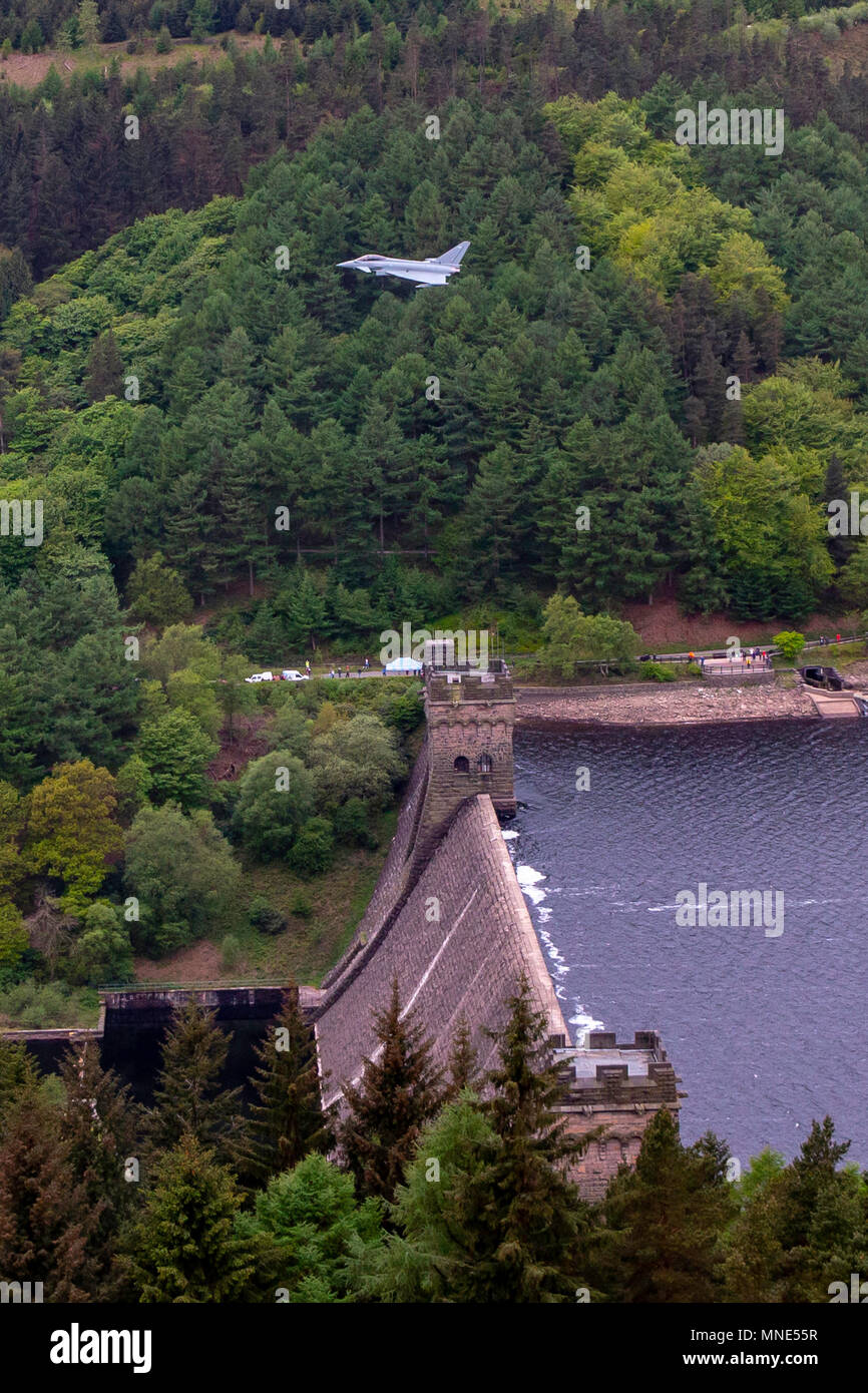 Derwent dam at night hi-res stock photography and images - Alamy